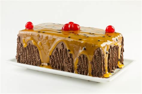 Bolo Do Mês Da Sodiê Doces Traz Dueto Perfeito Chocolate Com Maracujá