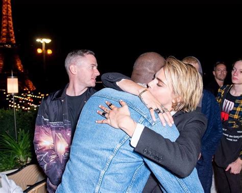 Pin By Realreckless On Cara Delevingne Cara Delevingne Couple Photos