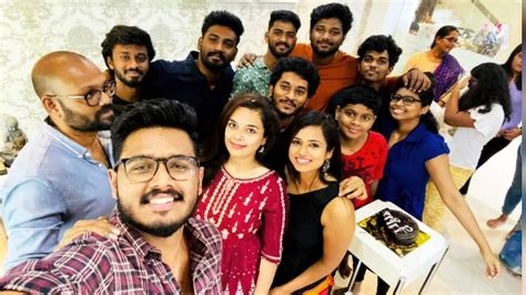 Ramya Pandian Gets A Grand Welcome After Her Bigg Boss 4 Stint Viral Video