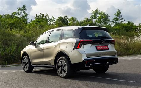 Compare Mahindra Xev 9s Vs Mahindra Xuv 7xo