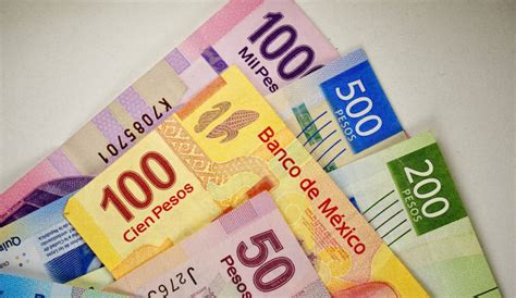 Banxico ¿por Qué No Existen Los Billetes De 300 Pesos En México Sociedad W Radio Mexico