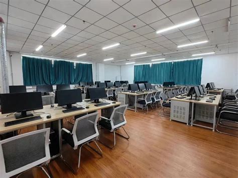 想上中专，首选河北外国语学院中专部 河北外国语学院 Hebei International Studies University