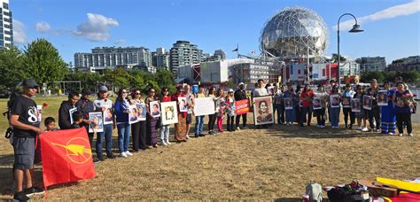 ဒေါ်အောင်ဆန်းစုကြည်အသက် ၈၀ ပြည့်မွေးနေ့ ဆုတောင်းပွဲနှင့်ပန်းသပိတ် ကနေဒါတွင်ကျင်းပ ဓာတ်ပုံ