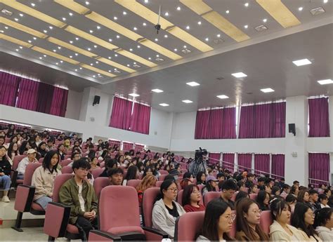 云岭大讲堂丽师讲坛丨崔向群院士到校开展人类理解宇宙的工具望远镜专题讲座 丽江师范学院