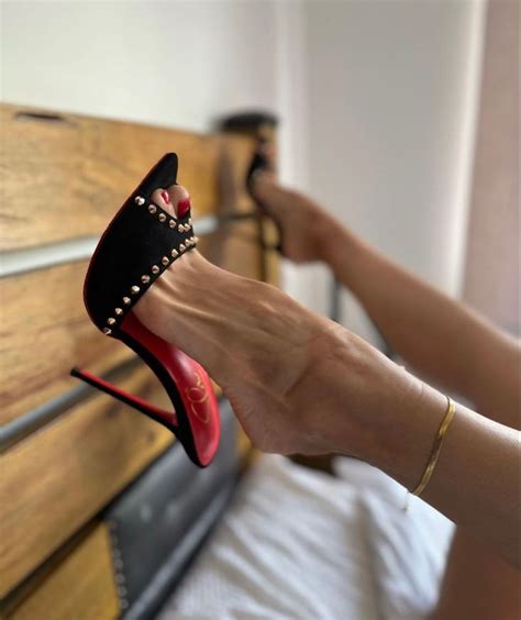 Walking In High Heels Very High Heels Elegant High Heels Beautiful