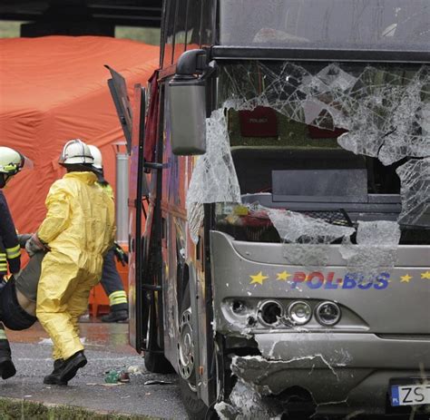 Brandenburg Mindestens Zw Lf Tote Bei Unfall Mit Reisebus Welt