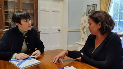 Pontón Y La Líder Del Sinn Fein Se Marcan En Irlanda El Reto De
