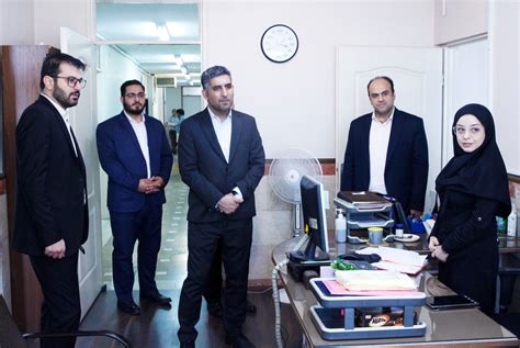 رییس کانون زبان ایران از دفاتر ادارۀ مرکزی بازدید کرد کانون زبان ایران