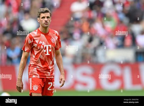 Thomas Mueller Fc Bayern Munich Fcb 25 Warming Up Training Allianz