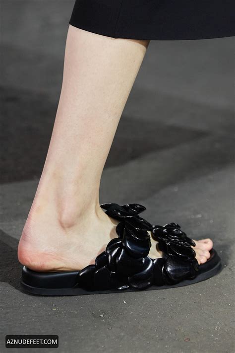 Sherry Shi Feet Aznudefeet