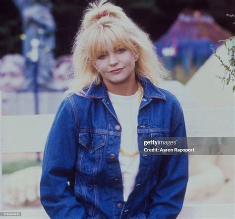 While Shooting The Movie Overboard Actress Goldie Hawn Poses For A