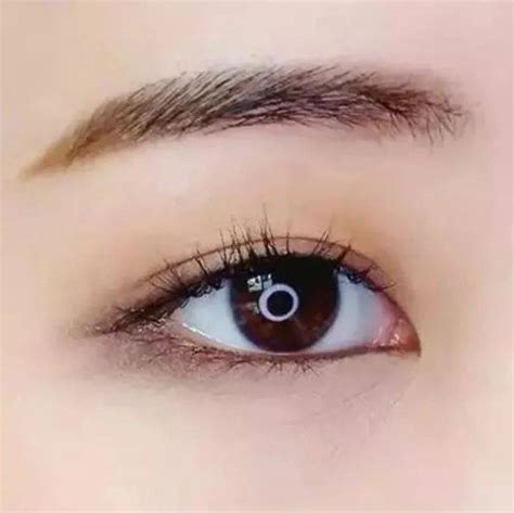 美女们，眼妆小技巧，让你拥有卡姿兰大眼睛~画眼线时候颜色