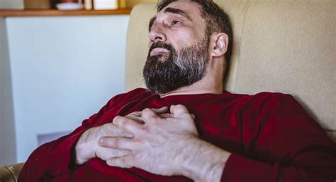 Trzy objawy Gdy rak zaatakował uaktywniają się nad ranem WP abcZdrowie