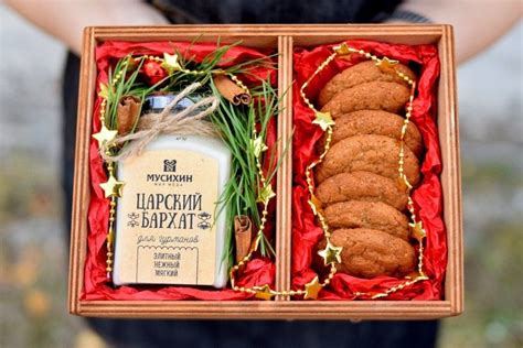 Новогодний бокс с медом и печеньем Имбирное печенье Печенье Мед