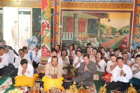 ឯកឧត្តមនាយឧត្តមសេនីយ៍កត្តិបណ្ឌិត ហ៊ីង ប៊ុន ហៀង