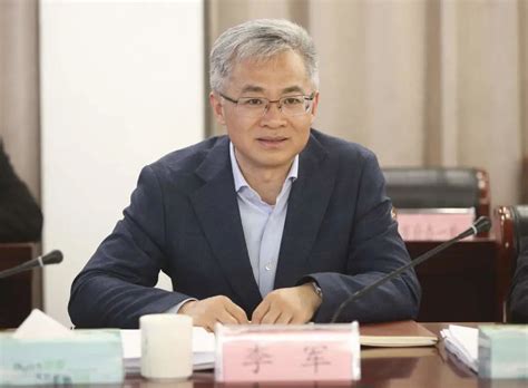 李军：坚决扛起耕地保护政治责任 以高水平规划引领高质量发展