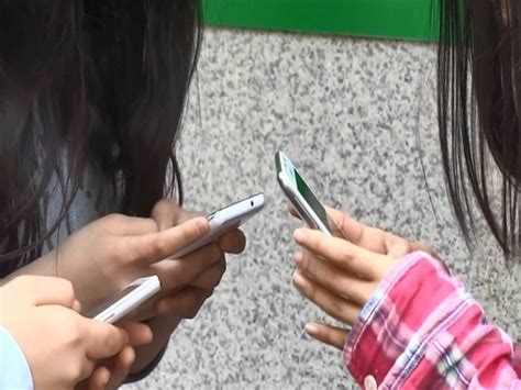 스마트폰 사용시간 긴 청소년일수록 더 우울