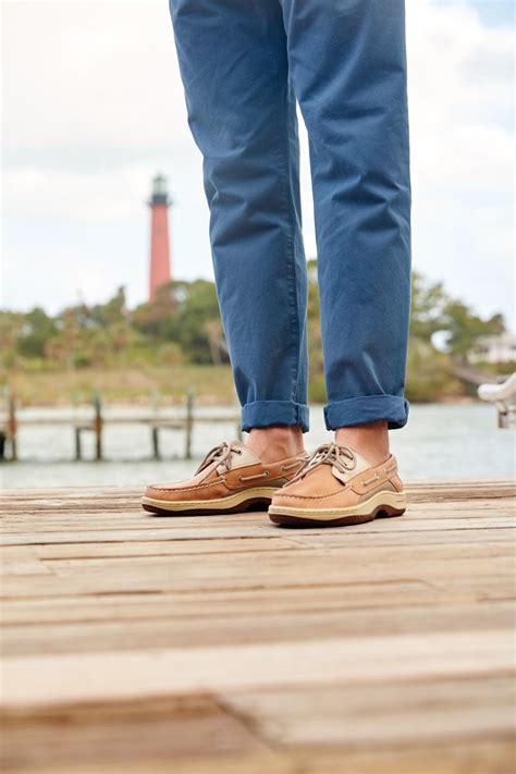 How To Wear Boat Shoes Your Ultimate Summer Shoe Guide Country Club Prep