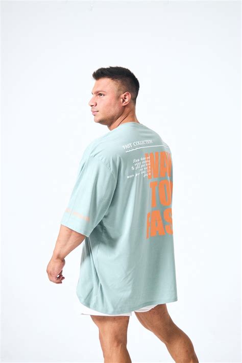 “way too fast” arka ve Ön kabartma baskılı oversize yeşil