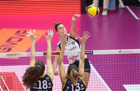Casalmaggiore Si Fa Bella E Strappa Tre Punti A Trento Volley News