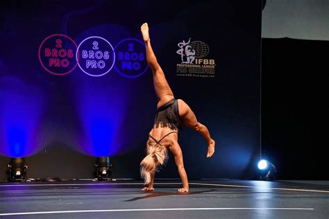 Rosie Burr Handbalancing Contortionist