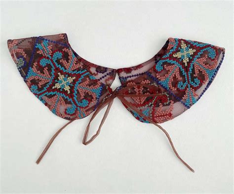 Смотреть все категории All Categories Воротник с цветочной вышивкой Collar With Embroidery