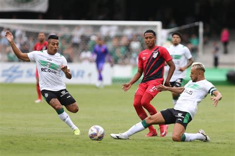 Procuradoria Denuncia Coritiba Por Racismo E Objetos Em Campo