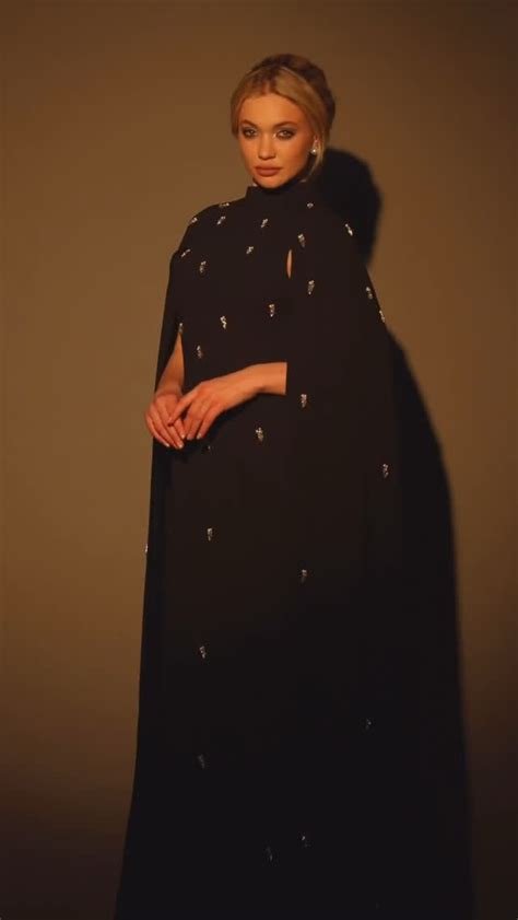 Sarahc Make A Bold Statement In This Gorgeous Crystal Beaded Gown