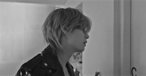 방탄소년단 뷔 ‘블루 Mv 공개…흑백 화면에 담은 감수성