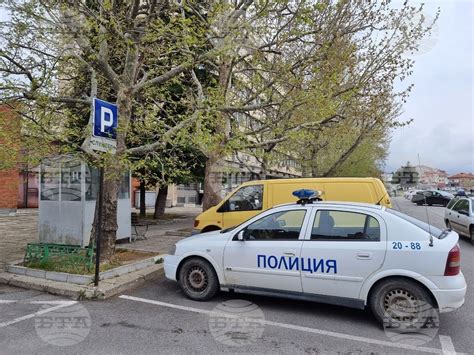 Полицията в Сливен издирва мъж заплашил съпругата си с убийство Утро