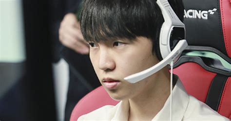 포토 1년 만에 공식전에 나선 스위트 이은택