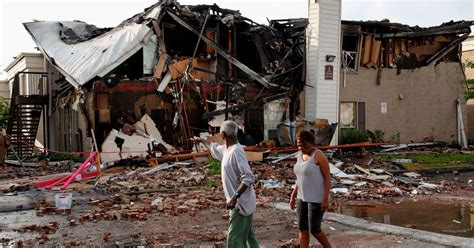 3 Hurt 1 Missing 50 Evacuated After Houston Apartment Fire The