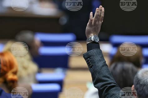 Народното събрание удължи работно си време до изчерпване на дневния ред