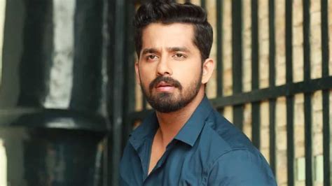 Pruthvi Ambaar Set For His Marathi Film Debut With Dia Remake Sari