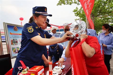 遵守安全生产法 当好第一责任人 安全宣传咨询日 德州消防忙宣传德州新闻网