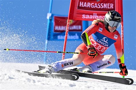 Ski Alpin Gros Globe Et Globe Du Géant Pour Lara Gut Behrami