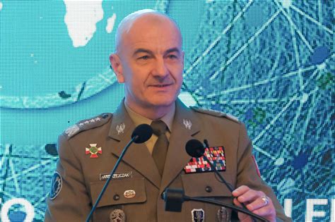 Szef Sztabu Generalnego WP środek ciężkości NATO przesunął się do Warszawy