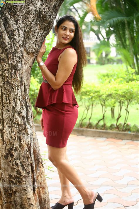 Indu Kusumas Feet