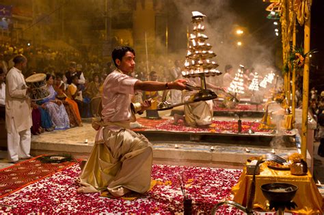 ganga aarti el fervor de varanasi