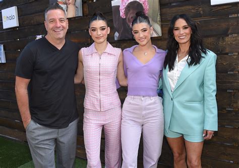 Charli Damelio Height How Tall Is The Tiktok Dancer