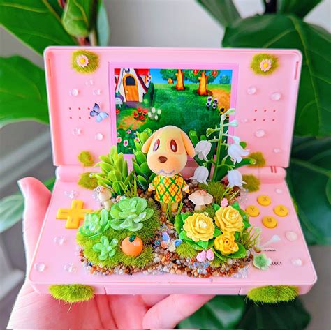 Meg 🍊 Mego Plays Twitter