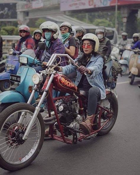 Pin By Sergo On Girls And Motorcycles In 2020 Motorcycle Vehicles