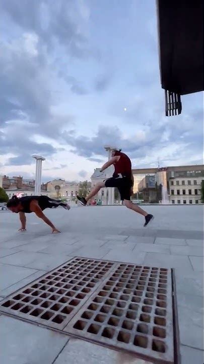 КАК ТАКОЕ ВОЗМОЖНО 😱 САЛЬТО ЧЕРЕЗ ЧЕЛОВЕКА Youtube