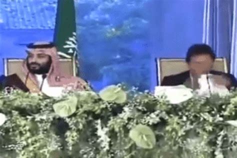 Pm Imran Khan Gives More Importance To Food Instead Of Saudi Crown