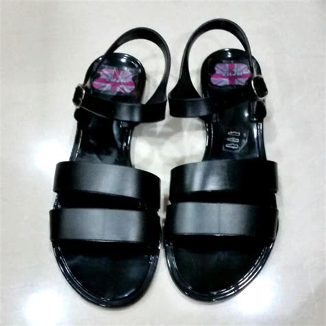 Pending JuJu Jelly Sandals Women S Fashion Footwear Flipflops And