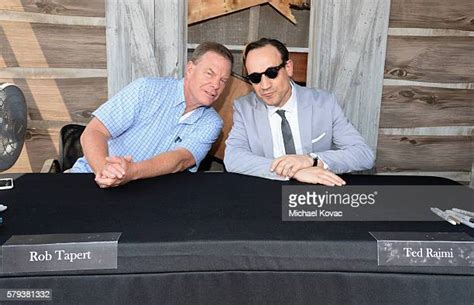 Robert Tapert Photos And Premium High Res Pictures Getty Images