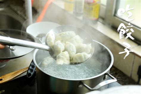 过年的味道，妈妈包的饺子吴家小五 站酷zcool