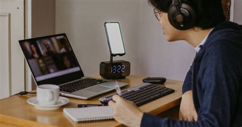 How To Handle Time Zone Differences For Offshore Outsourcing