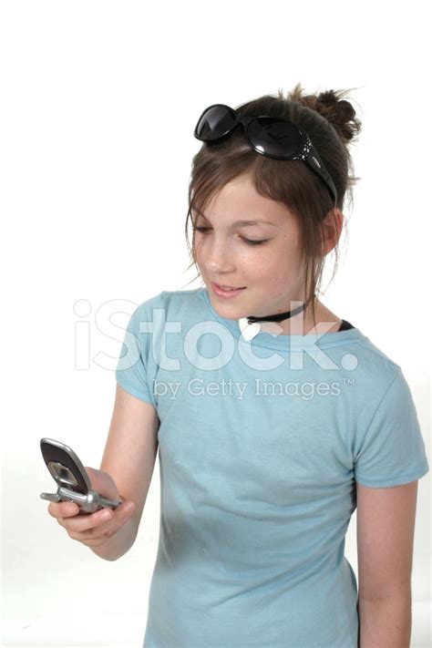 핸드폰으로 하이 틴 소녀 스톡 사진 Freeimages