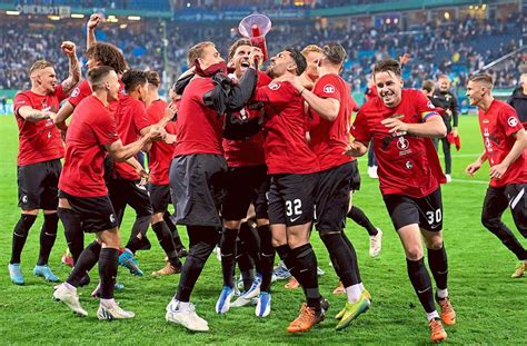 3 1 gegen Hamburger SV Der SC Freiburg stürmt ins Pokalfinale DFB